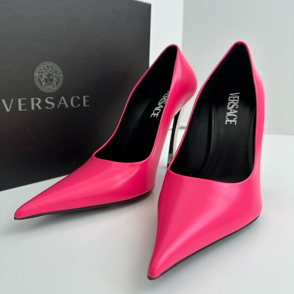 Versace | Shoes | Versace Pinpoint Pink Pumps | Poshmark